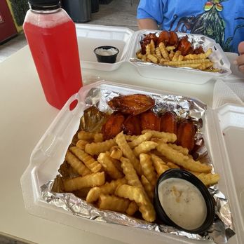 TASTE BUDZZZ - Updated August 2024 - 54 Photos & 35 Reviews - 207 W ...