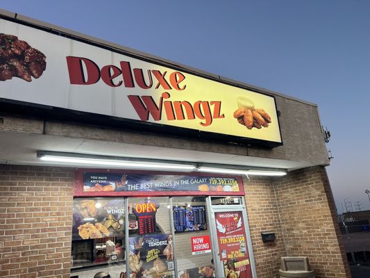 DELUXE WINGZ - Updated January 2026 - 70 Photos & 74 Verified Reviews ...