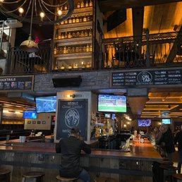 STOUT NYC - Updated April 2025 - 180 Photos & 292 Reviews - 60 East ...