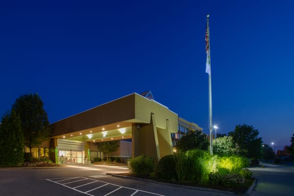 HOLIDAY INN HARRISBURG - 74 Photos & 71 Reviews - 604 Station Rd ...