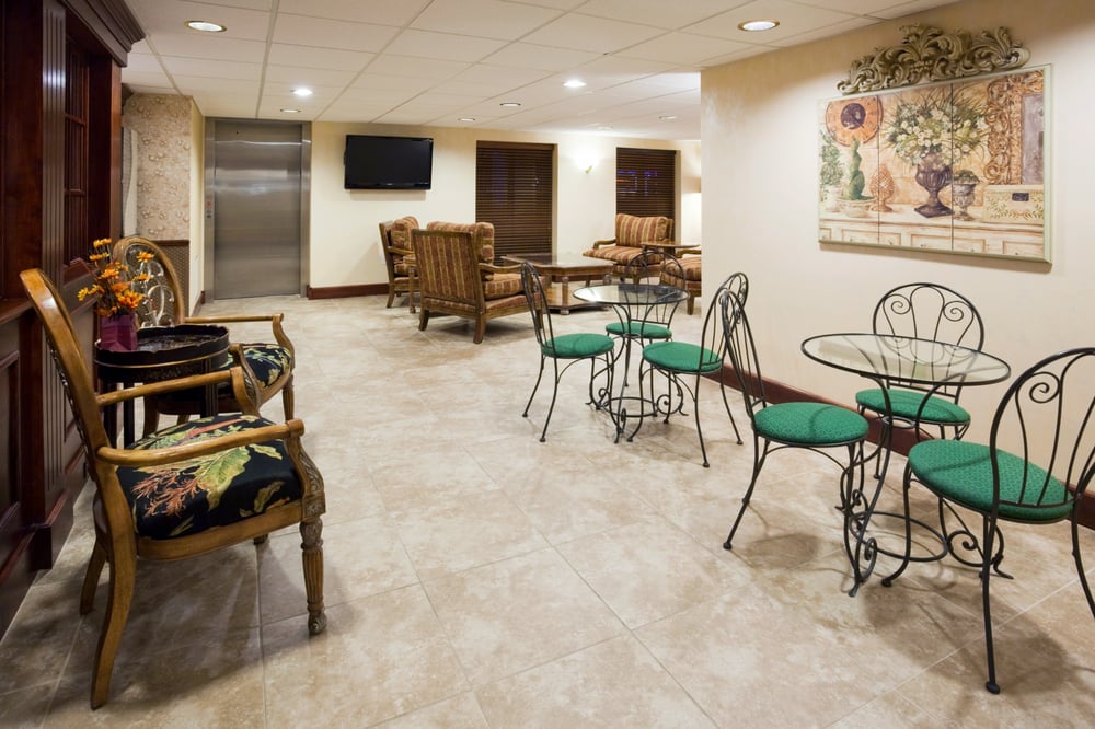 HOLIDAY INN EXPRESS BELOIT - Updated December 2025 - 15 Photos & 20 ...