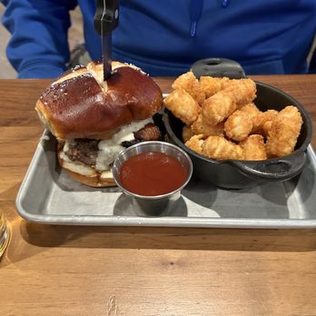 TAPPED PUBLIC HOUSE - Updated February 2025 - 213 Photos & 201 Reviews ...