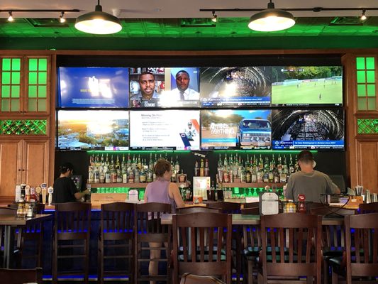 LIBRARY PIZZA & PUB - Updated December 2025 - 39 Photos & 47 Reviews ...