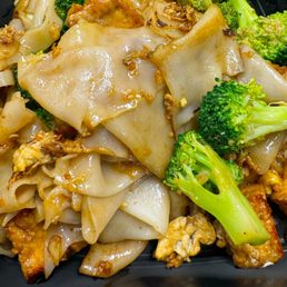 CHADA THAI LYNNWOOD - Updated February 2025 - 68 Photos & 22 Reviews ...