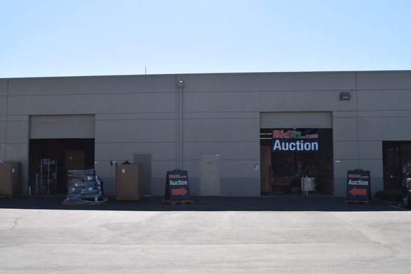 BIDRL - Updated October 2025 - 17 Photos - 9735 Dino Dr, Elk Grove ...