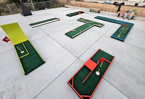 LEVEL UP MOBILE MINI GOLF - Updated July 2024 - 24 Photos - Riverside ...