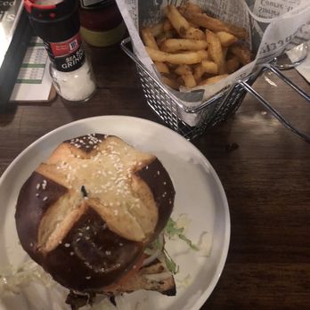 GUS’ SNUG - Updated January 2025 - 62 Photos & 60 Reviews - 38 S Main ...