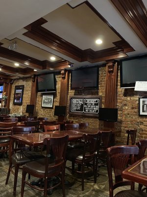 Playwright Irish Pub - Takeout & Delivery - 297 Photos & 458 Reviews ...