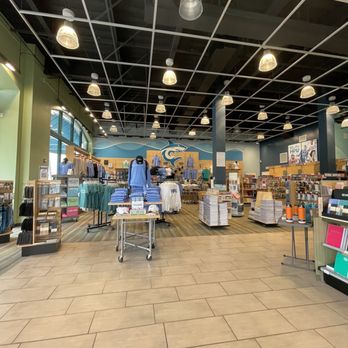 HAWAI’I PACIFIC UNIVERSITY BOOKSTORE - Updated September 2025 - 41 ...