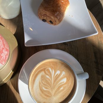 CAFE CLUB MONTVILLE - Updated June 2025 - 38 Photos & 22 Reviews - 67 ...