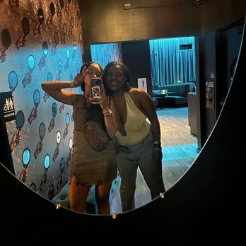 THE BELLWETHER - Updated January 2025 - 84 Photos & 84 Reviews - 333 S ...