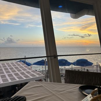 SPINNERS REVOLVING ROOF-TOP LOUNGE - Updated December 2025 - 279 Photos ...