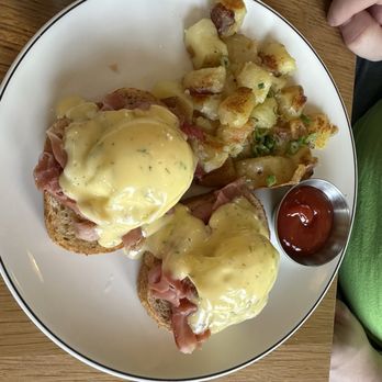 PIP - Updated November 2025 - 273 Photos & 216 Reviews - 10335 83 ...