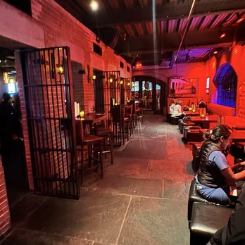 ALIBI - Updated December 2025 - 199 Photos & 448 Reviews - 215 Charles ...