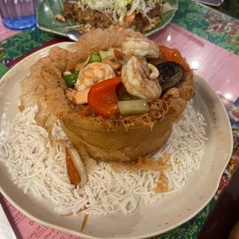 LAYANG LAYANG - 2491 Photos & 1123 Reviews - 181 W Calaveras Blvd ...