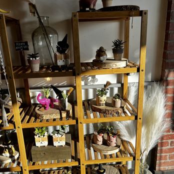 MINI MONSTER CAFE - Updated May 2024 - 1709 Photos & 776 Reviews - 5211 ...