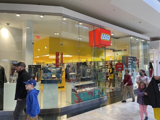 LEGO STORE - Updated December 2025 - 25 Photos - 1000 Ross Park Mall Dr ...