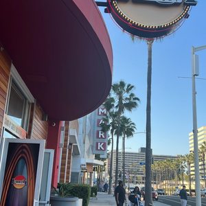 LAUGH FACTORY - 273 Photos & 444 Reviews - 151 S Pine Ave, Long Beach ...