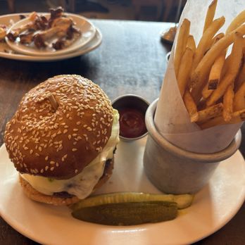 RAYMOND’S - Updated December 2025 - 771 Photos & 717 Reviews - 101 E ...