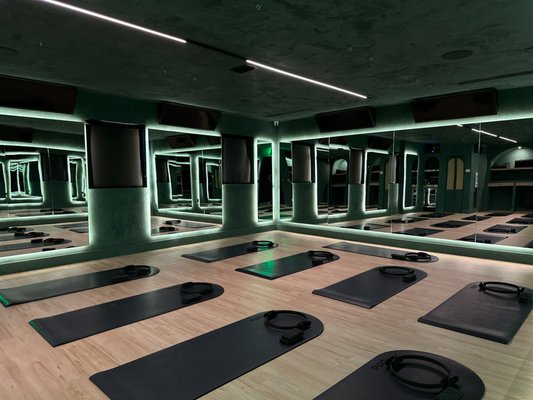 BREAK FREE MOVEMENT - Updated October 2025 - 28 Photos & 13 Reviews ...