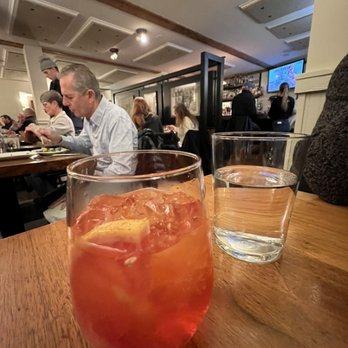 KINGSLEY TAVERN - Updated January 2026 - 140 Photos & 185 Reviews - 14 ...