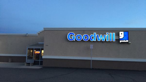 GOODWILL WYOMING NATIONWAY - CHEYENNE - Updated June 2025 - 11 Reviews ...