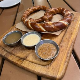 FINNEYS CRAFTHOUSE - PORTER RANCH - Updated November 2025 - 1515 Photos ...