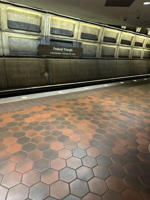 FEDERAL TRIANGLE METRO STATION - Updated December 2024 - 59 Photos & 28 ...