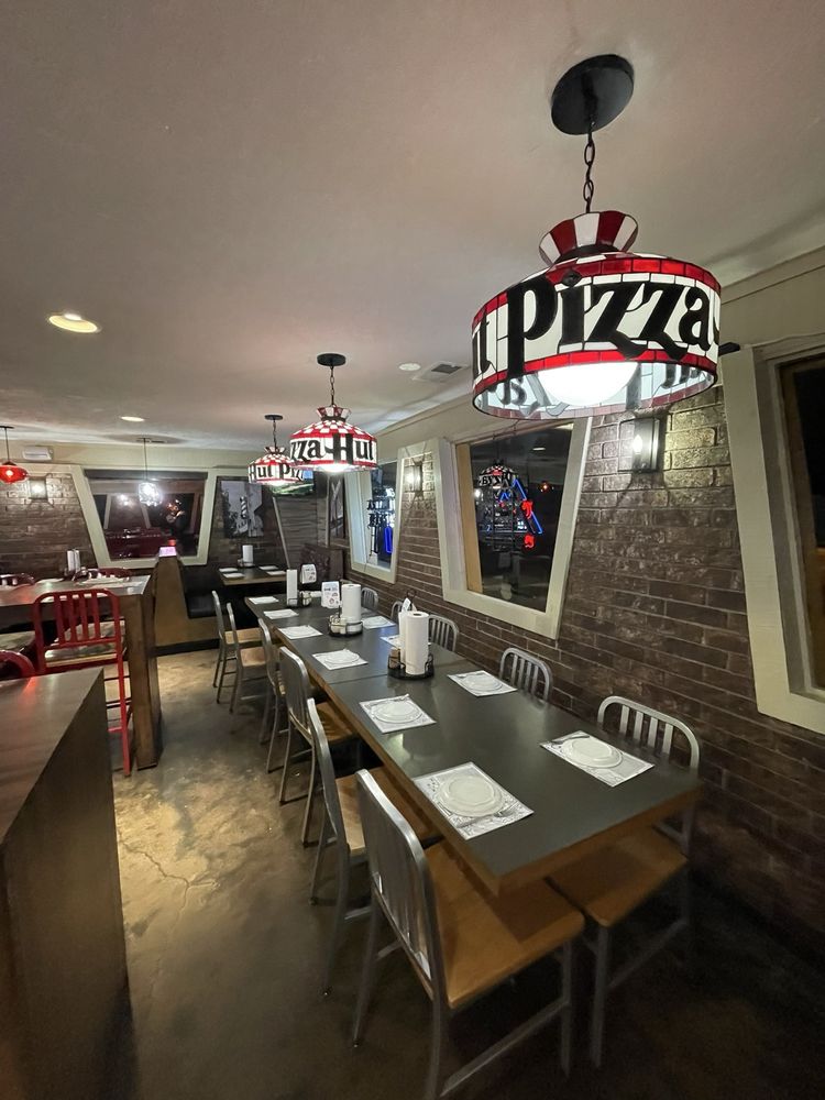 PIZZA HUT - Updated October 2025 - 34 Reviews - 725 Sudderth Dr ...