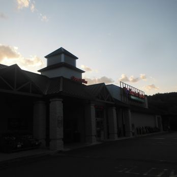 HARRIS TEETER - Updated December 2025 - 133 Photos & 18 Reviews - 675 ...