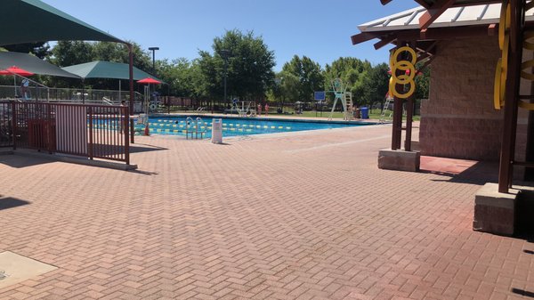 BRENTWOOD FAMILY AQUATIC COMPLEX - 26 Photos & 37 Reviews - 195 Griffth ...