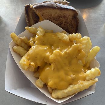 THE TWISTED PROP BAR & GRILLE - Updated December 2025 - 97 Photos & 87 ...