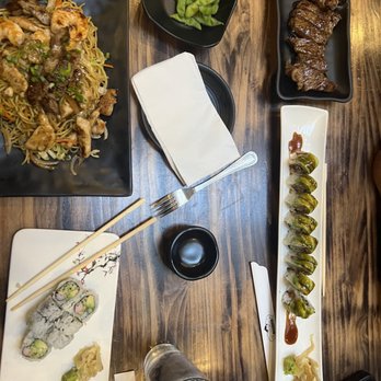 SUMO - Updated July 2024 - 100 Photos & 77 Reviews - 111 E Yakima Ave ...