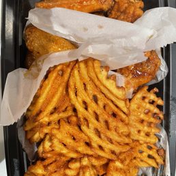 WINGS OVER PROVIDENCE - Updated December 2025 - 100 Photos & 249 ...