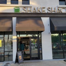 SHAKE SHACK - Updated December 2025 - 270 Photos & 151 Reviews - 103 W ...