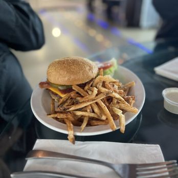 WINGS CAFE - 552 Photos & 300 Reviews - 4011 W Commonwealth Ave ...