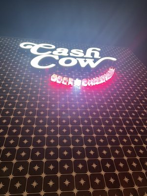 CASH COW - Updated July 2025 - 11 Photos - 402 N Good Latimer Expy ...