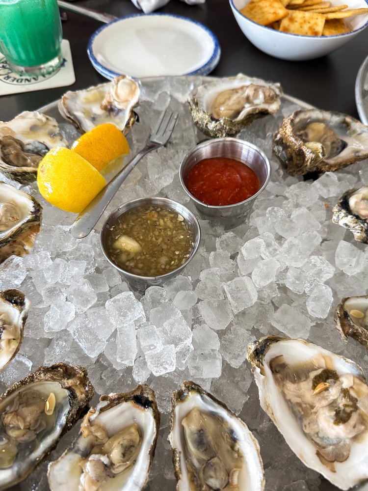 ISLANDER 71 FISH HOUSE AND RAW BAR - Updated February 2025 - 260 Photos ...