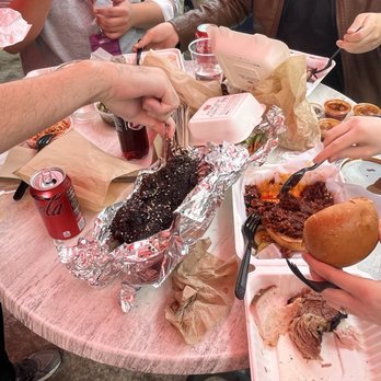 HEIRLOOM MARKET BBQ - Updated March 2025 - 1510 Photos & 2021 Reviews ...
