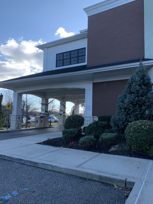 SAYVILLE LIBRARY - Updated September 2025 - 16 Photos - 88 Greene Ave ...