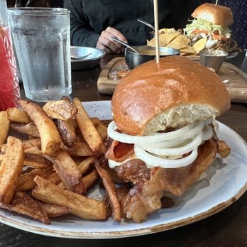 ATLAS TAVERN - Updated August 2024 - 399 Photos & 256 Reviews - 8944 ...