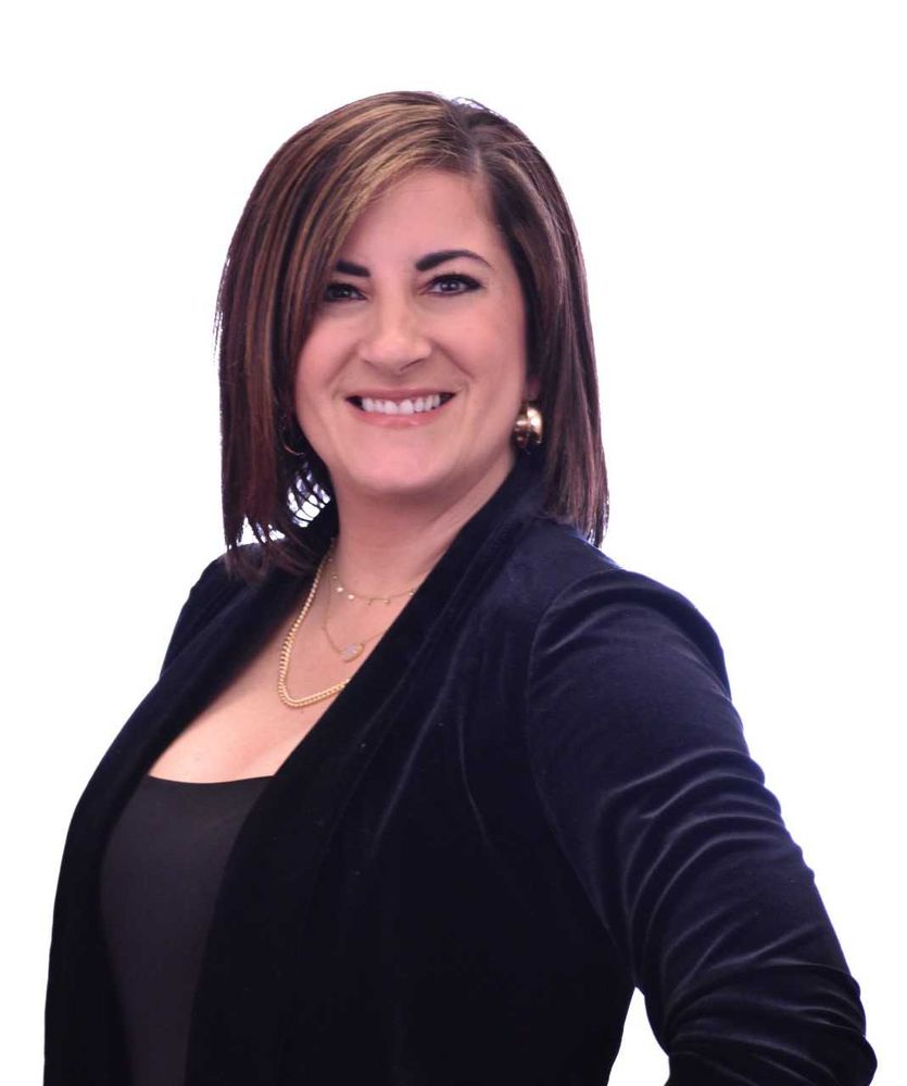 ALEXANDRA HAYES - BERKSHIRE HATHAWAY | TEXAS REALTY - Updated August ...