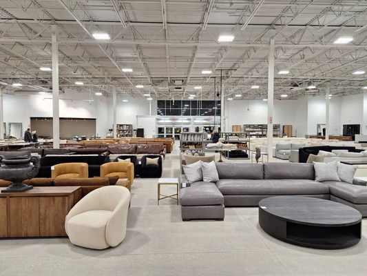 RH OUTLET - Updated January 2026 - 35 Photos - 1072 Willow Rd ...