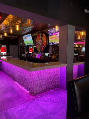 VARSITY TAVERN - Updated October 2025 - 176 Photos & 197 Reviews - 501 ...