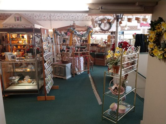 VILLAGE PEDDLER COUNTRY STORE - Updated December 2025 - 14 Erie Ave ...