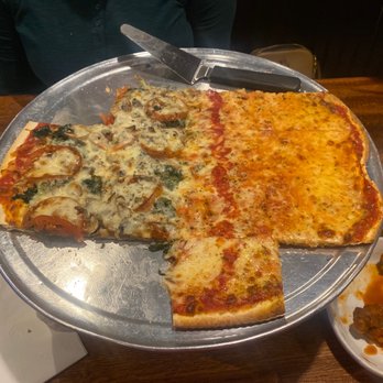 D’AGOSTINO’S PIZZA AND PUB - Updated July 2024 - 103 Photos & 88 ...