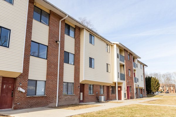 OAKBROOK MANOR APARTMENTS - Updated January 2026 - 17 Photos - 2508 US ...