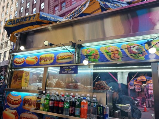 SABRETT HOT DOG CART - Updated December 2025 - Lexington Ave E 49th St ...