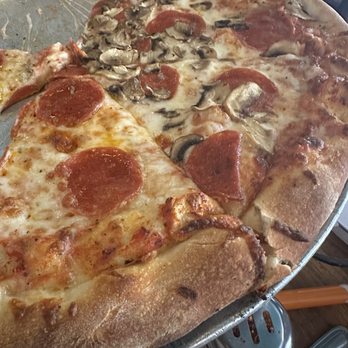 MAMA TERESA’S FLYING PIZZA & ITALIAN RESTAURANT - Updated October 2025 - 624 Photos & 845 ...