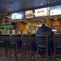 ASHBURN PUB - Updated July 2025 - 136 Photos & 205 Reviews - 44110 ...